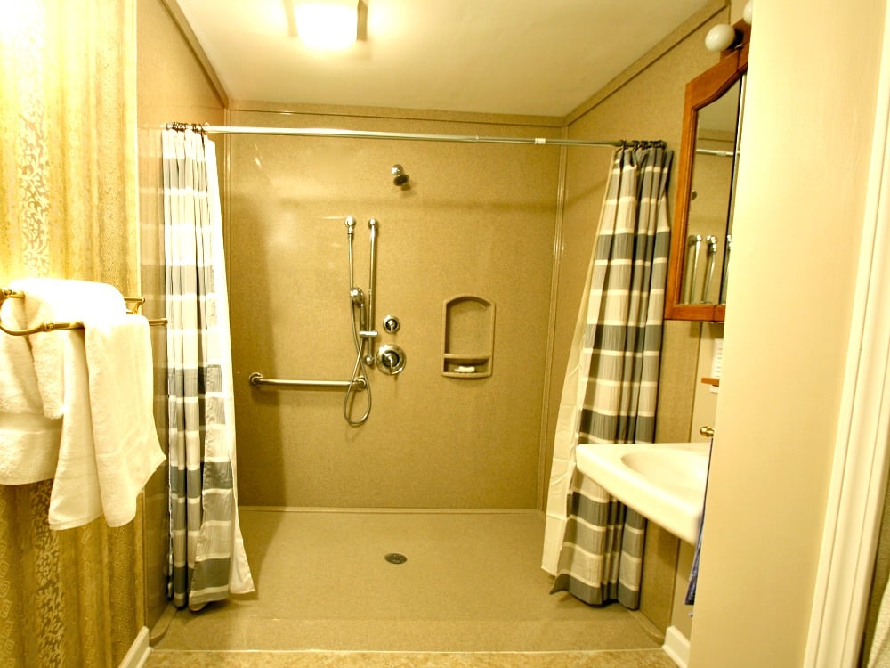 10 Practical Universal Design Features for Master Bathrooms