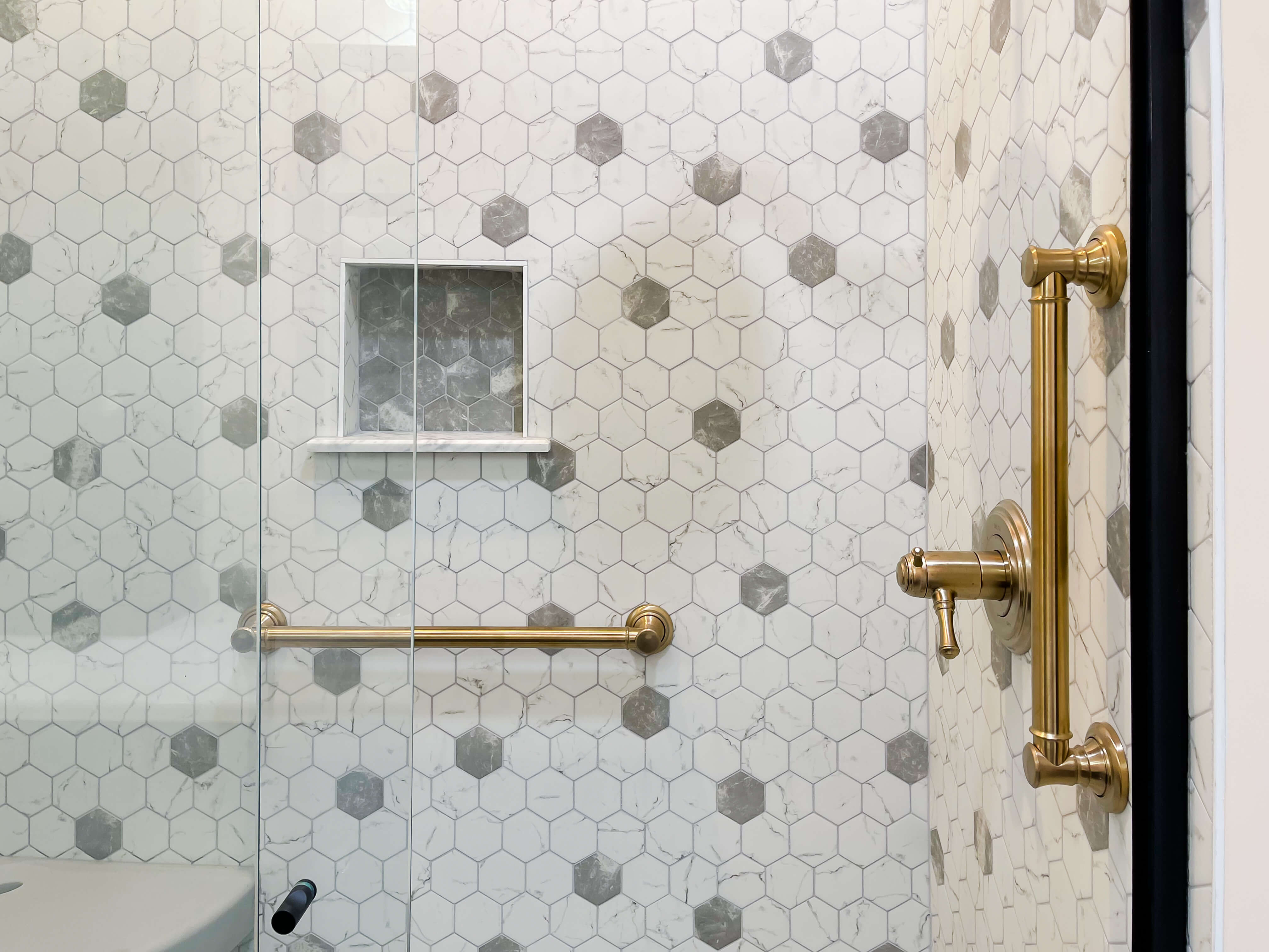 Shower Grab Bars 101: A Professional's Guide to Safety Rails